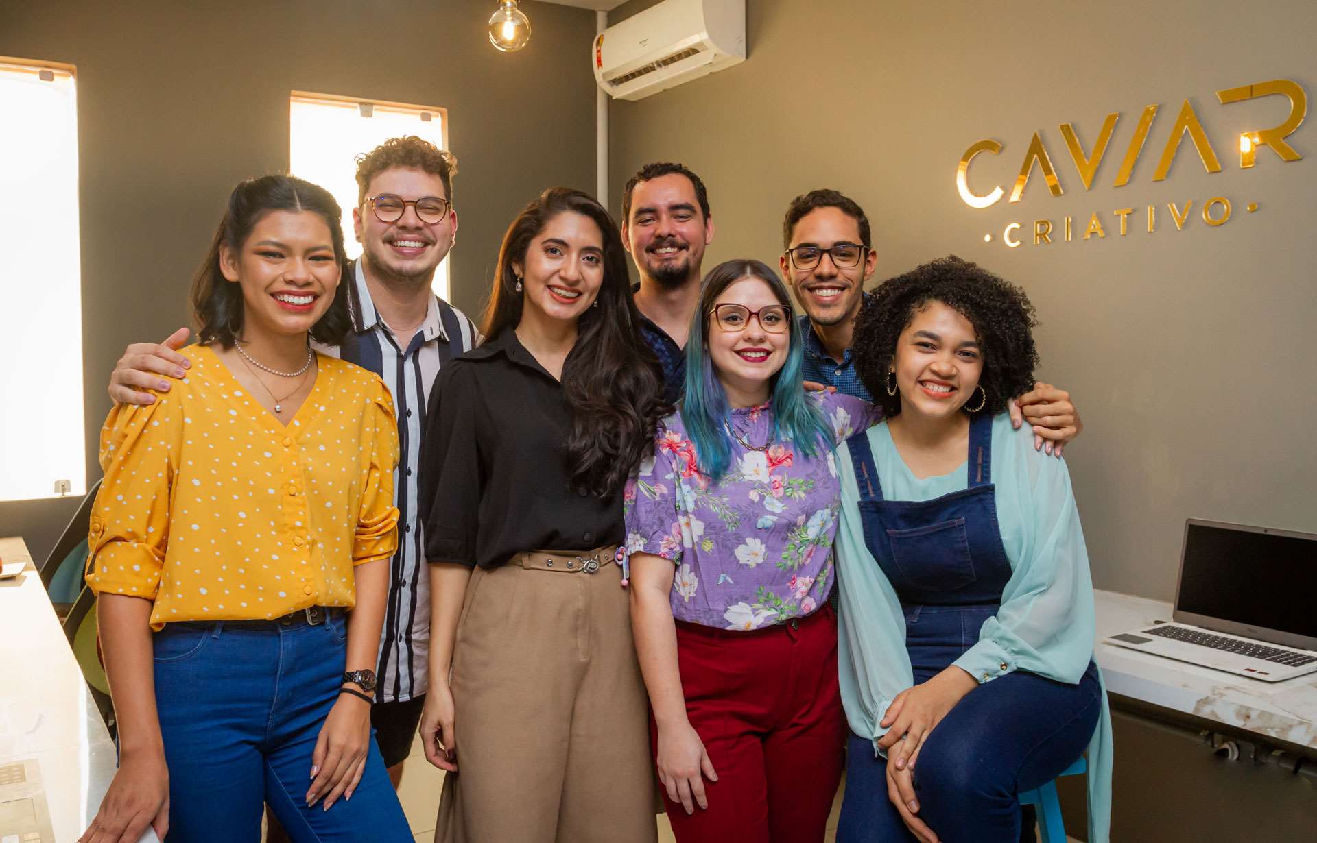 Criação de Identidade Visual Profissional | Agência Caviar Criativo